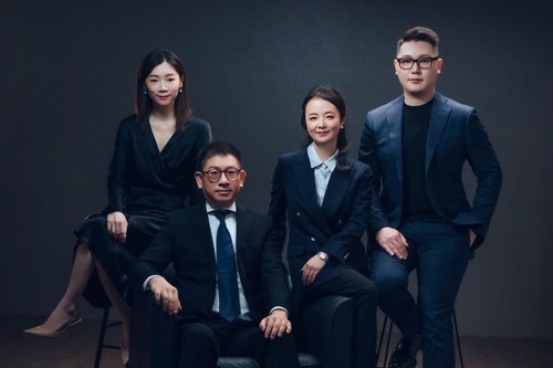 2024年拍賣界首宗人事變動 沈恩文 Sam Shum、喬晶晶加盟邦瀚斯 | 拍賣新聞 | THE VALUE | 連結藝術新聞、藝術展覽 ...